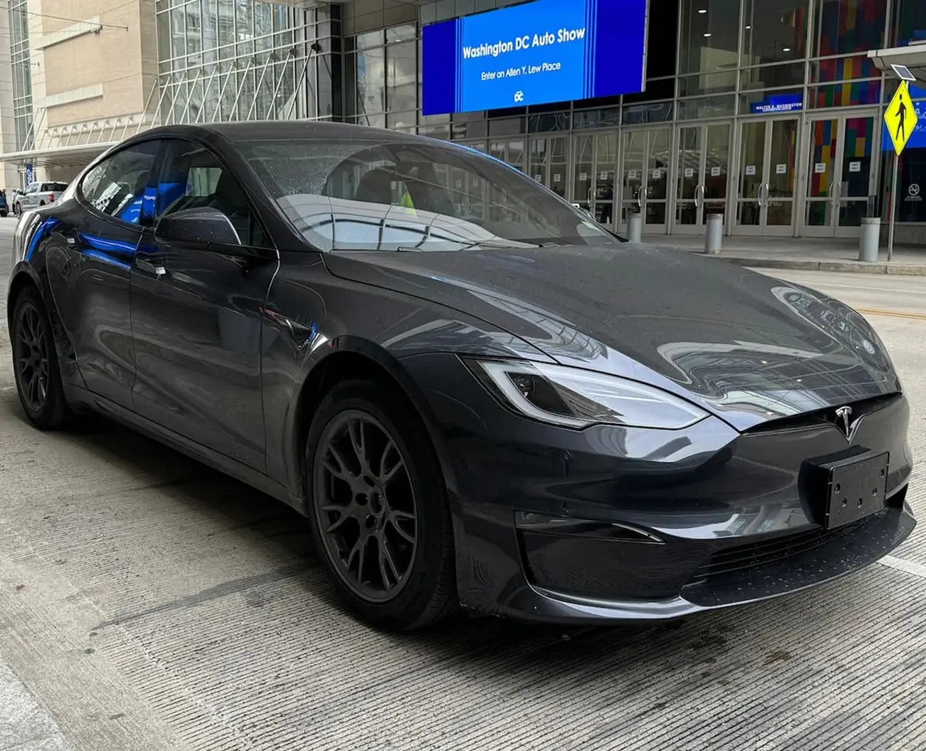 Autos Tesla en Costa Rica para 2025: lujo y energía limpia